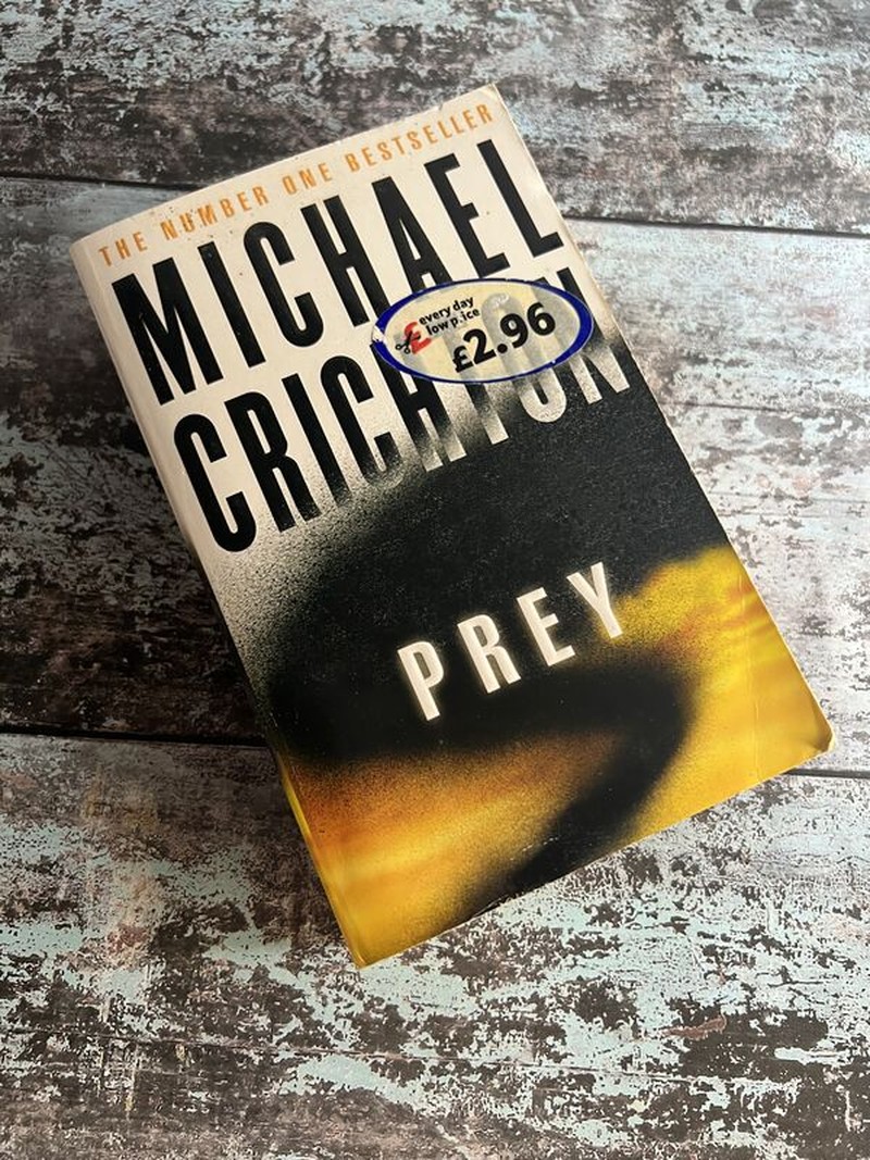 Prey by Michael Crichton — Secondhand Paperback | StrangeBooks UK