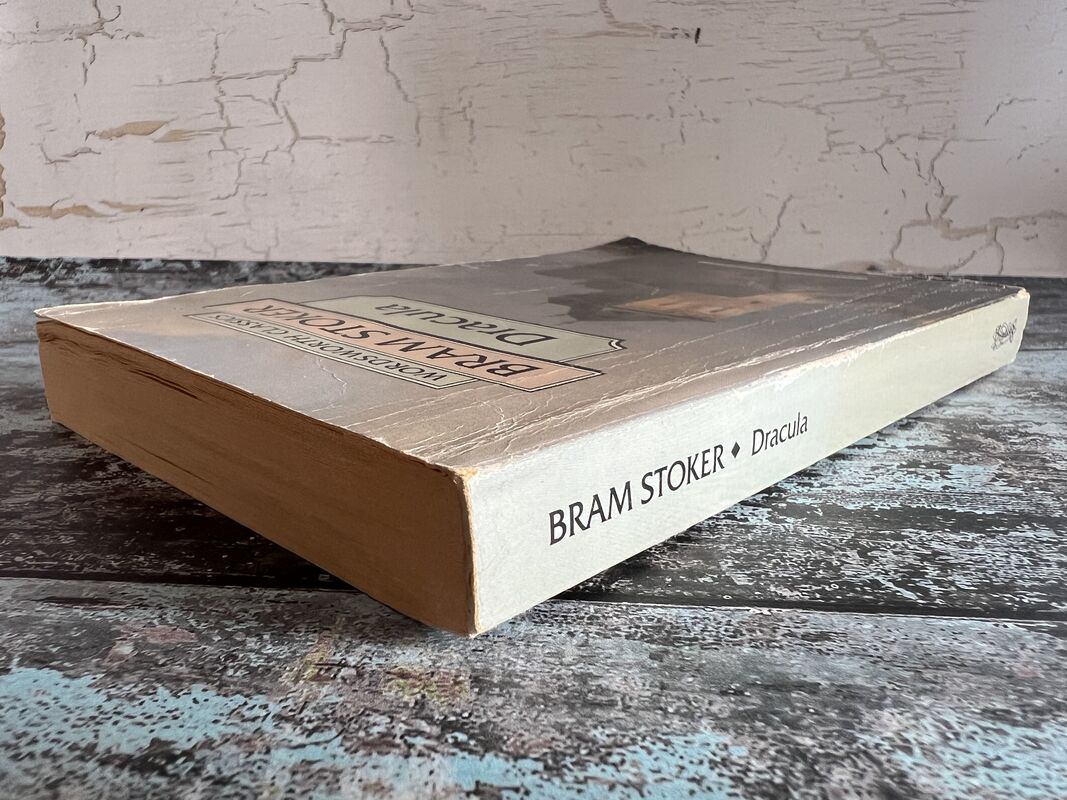 Dracula – StrangeBooks